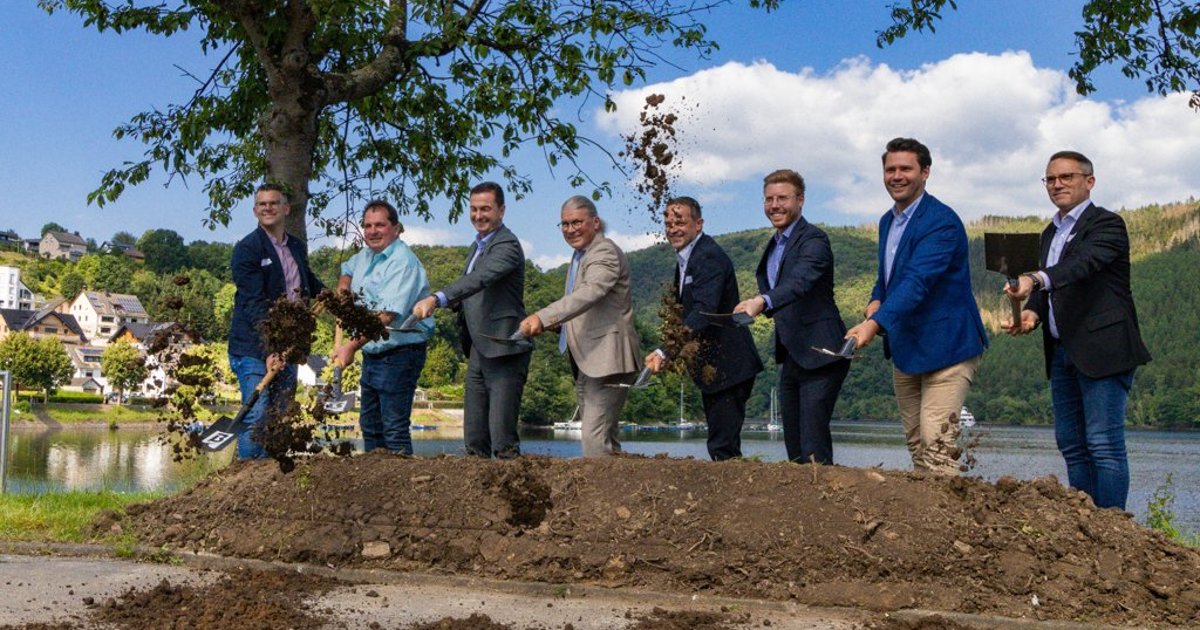 Spatenstich an der Rurseepromenade mit Regierungspräsident Dr. Thomas ...